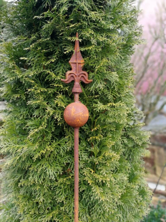 Gartenstecker mit Rost: Hingucker mit Edelrost-Patina - Angels Garden ...