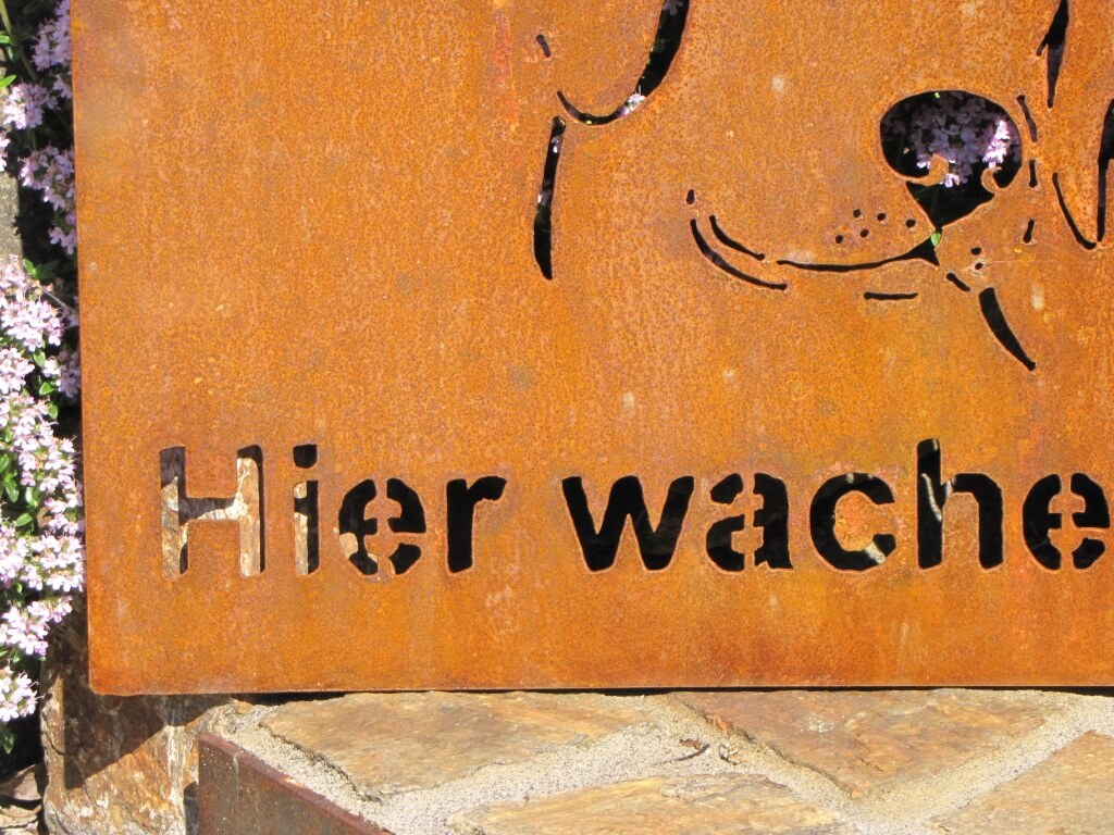 Elegantes Hier Wache Ich Schild Hund Fotos